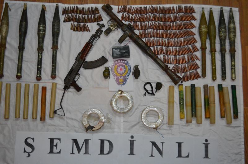 Şemdinli'de PKK'ya ait silah ve mühimmat ele geçirildi - YENİ ASYA