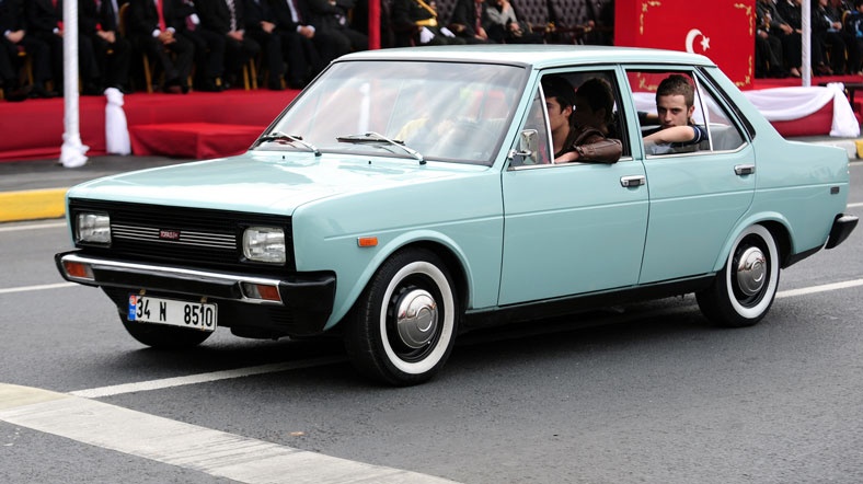 Eski model araç sahibi 'gençlere' sigorta şoku - YENİ ASYA