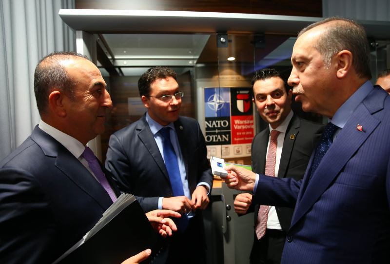 Erdoğan, Bulgar Bakanın sigara paketini aldı - YENİ ASYA
