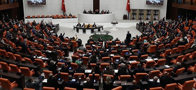 Tartışmaların odağındaki 'sosyal medya düzenlemesi' TBMM'de kabul ...