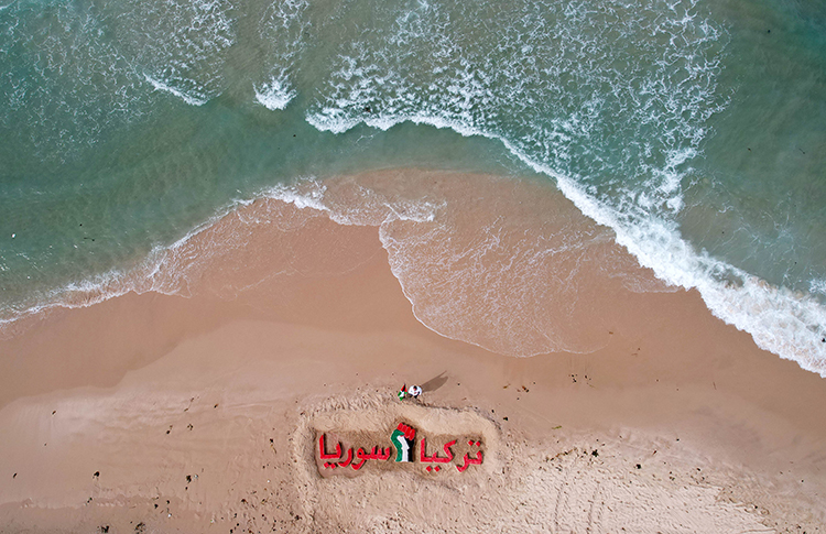 Gazze sahilinde kumdan dev tablo - YENİ ASYA